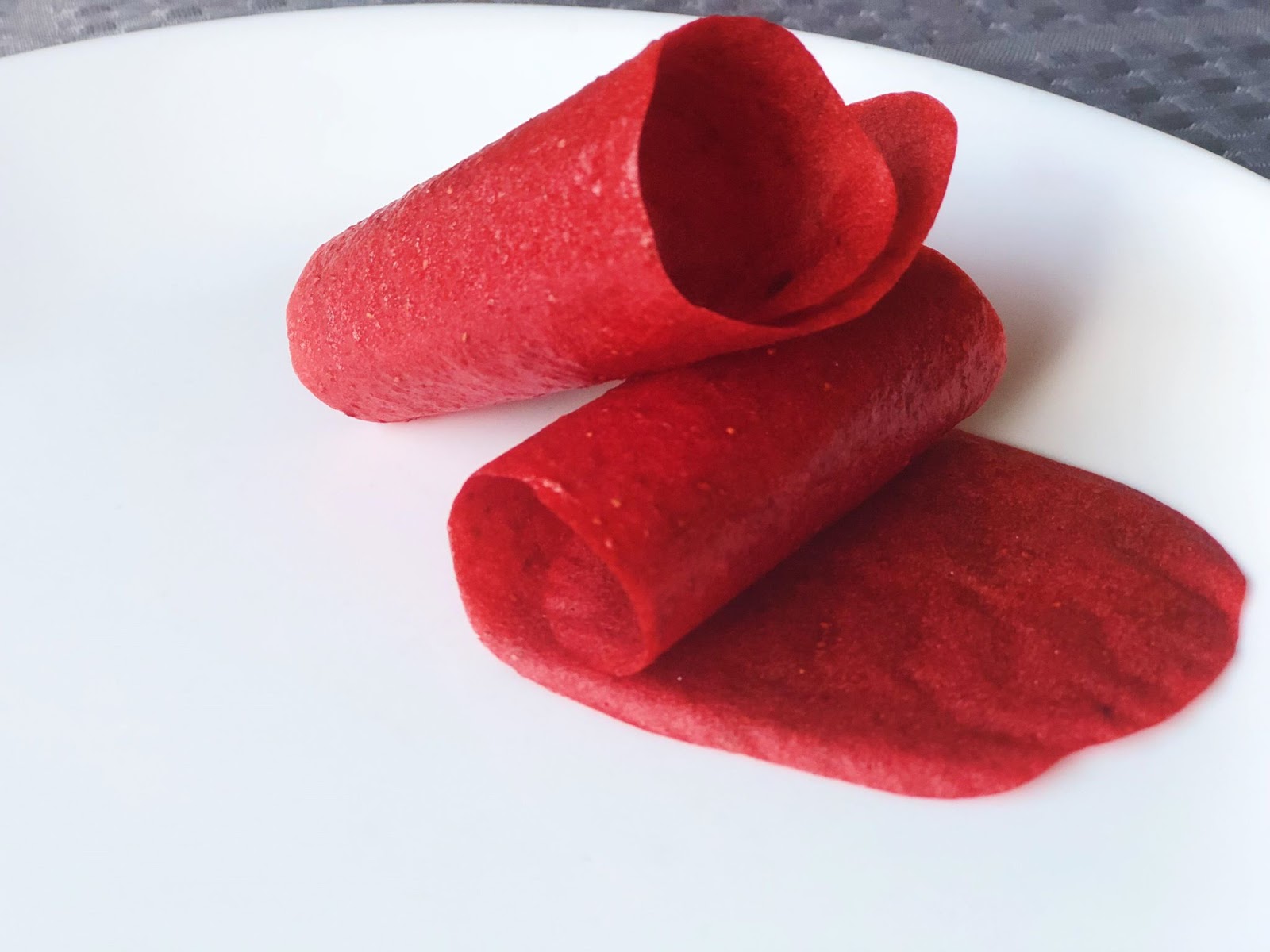 Healthy Strawberry and Passionfruit Fruit Straps - Mummies On A Mission